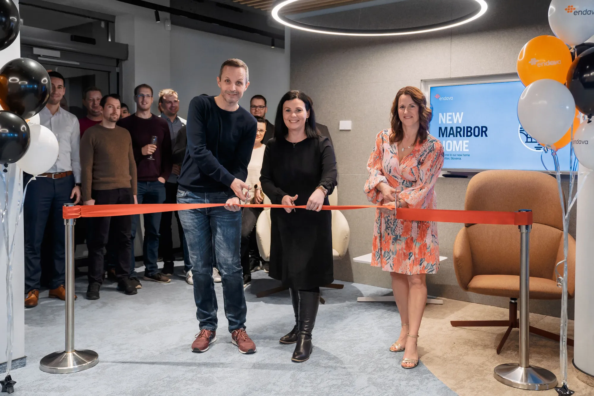 Building new workplace experience in the hybrid work era